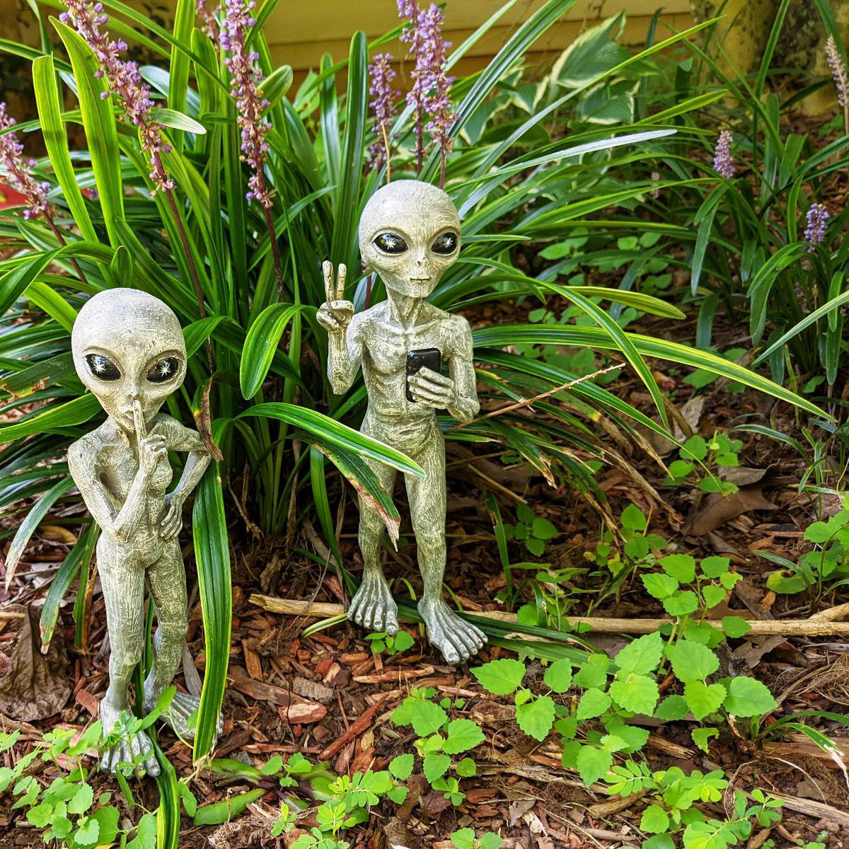 Arlmont & Co. Weldin Alien Statues 2 Piece Garden Stake Set & Reviews ...