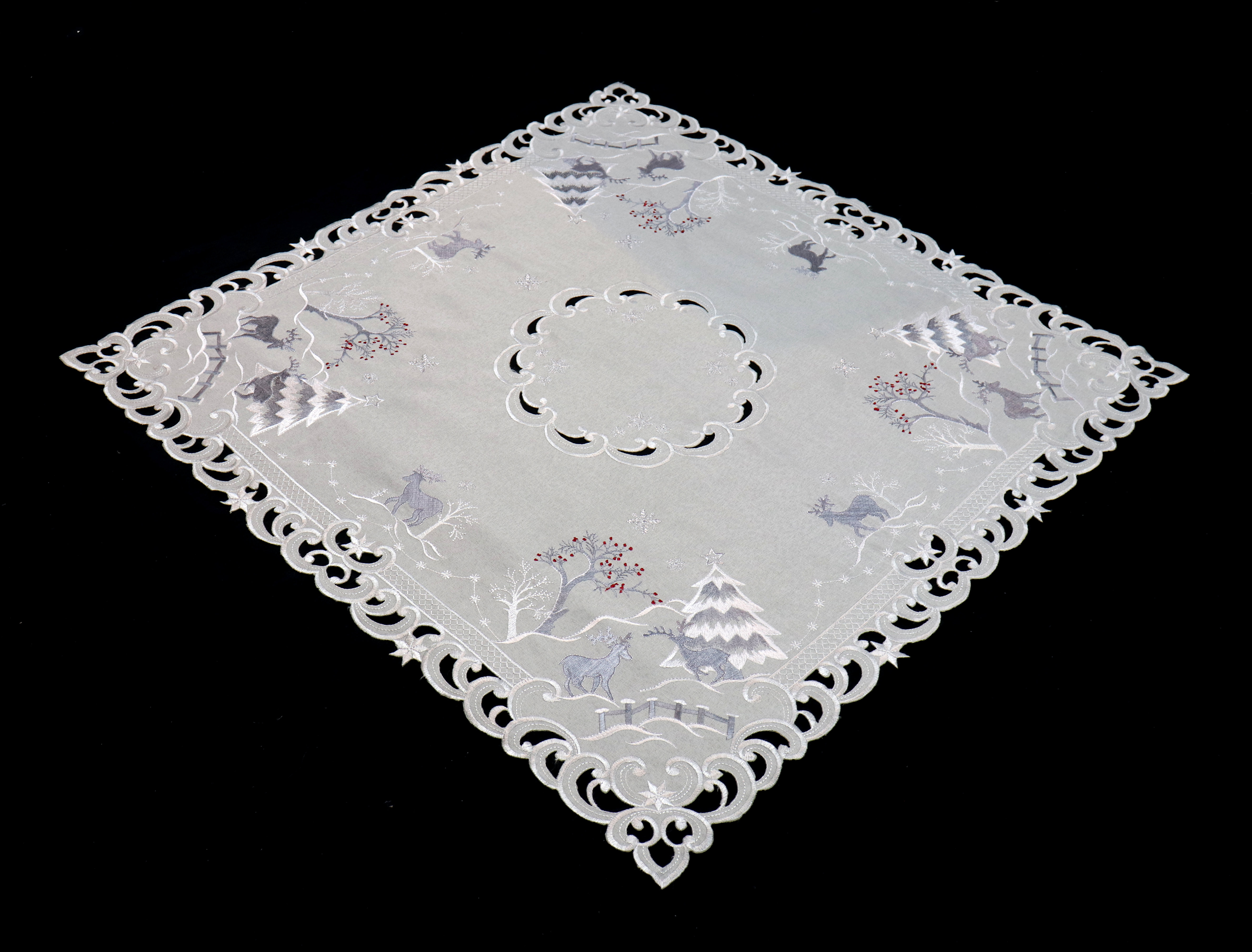 The Holiday Aisle® Burwinda Floral Square Christmas Tablecloth ...