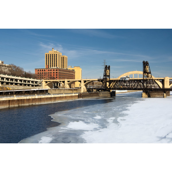 Latitude Run Windridge Ice Covered Mississippi River by 7Michael ...