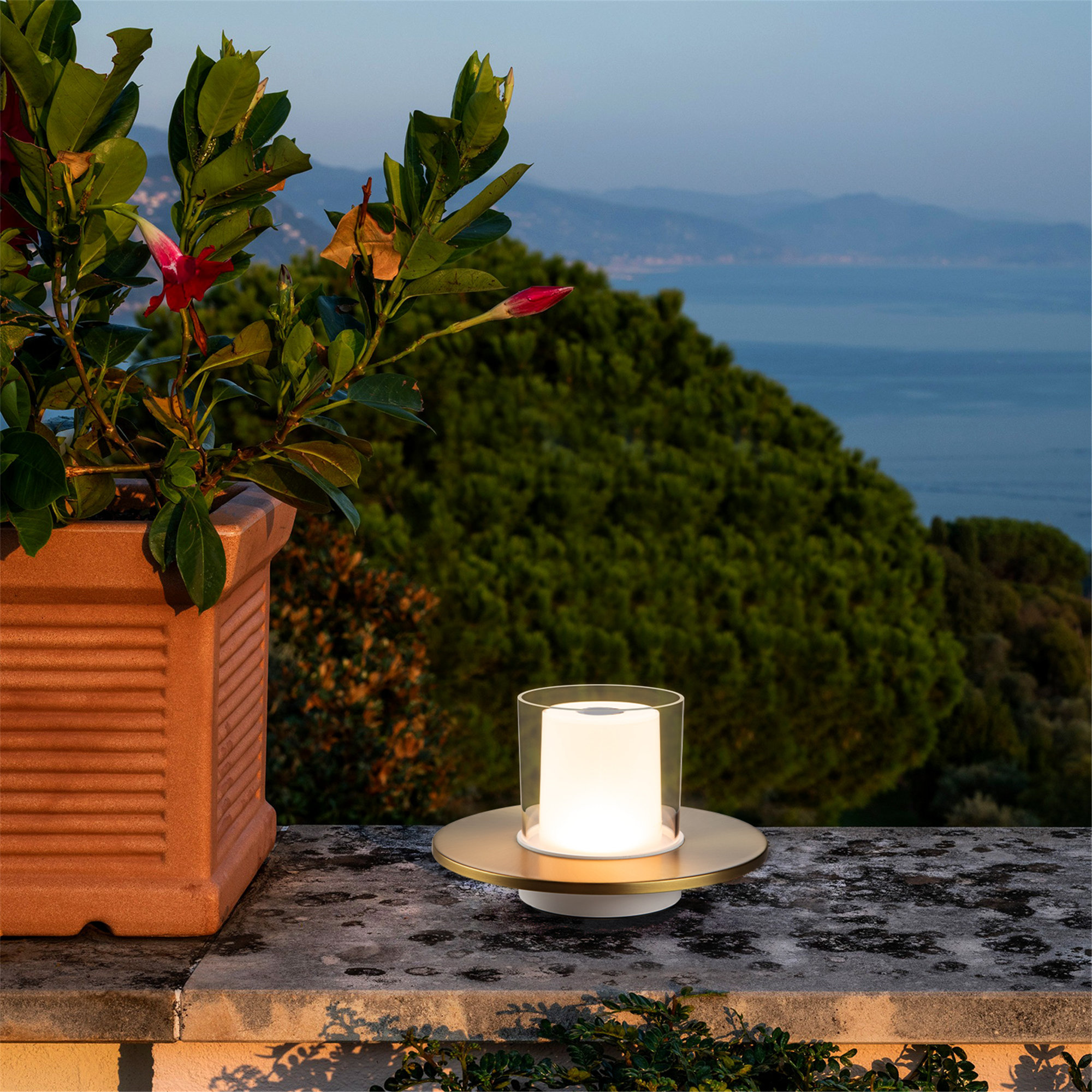 Ivy Bronx Dunaverney 3.9" Table Lamp with USB - Wayfair Canada