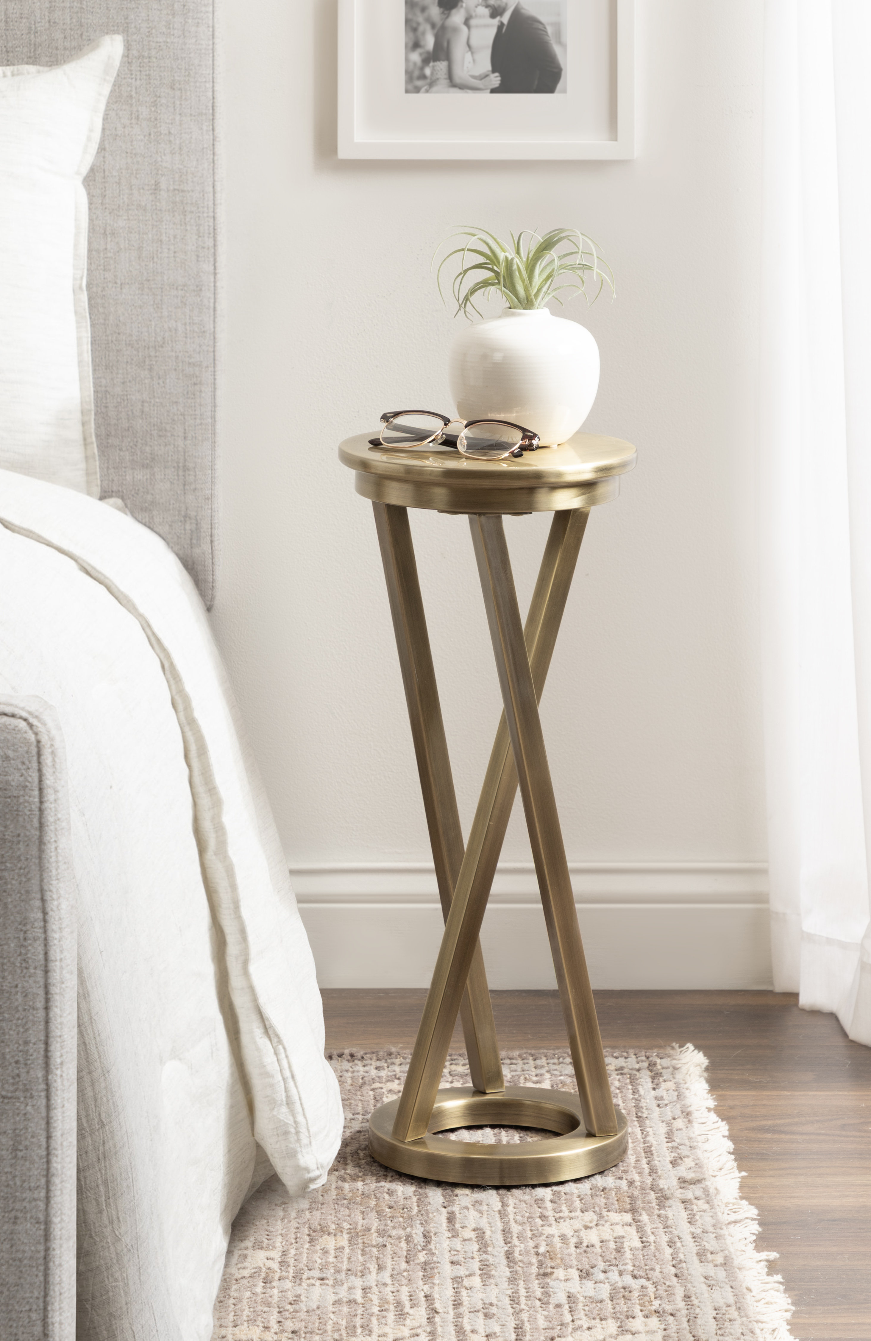 George Oliver Table à boisson ronde Aja - Wayfair Canada