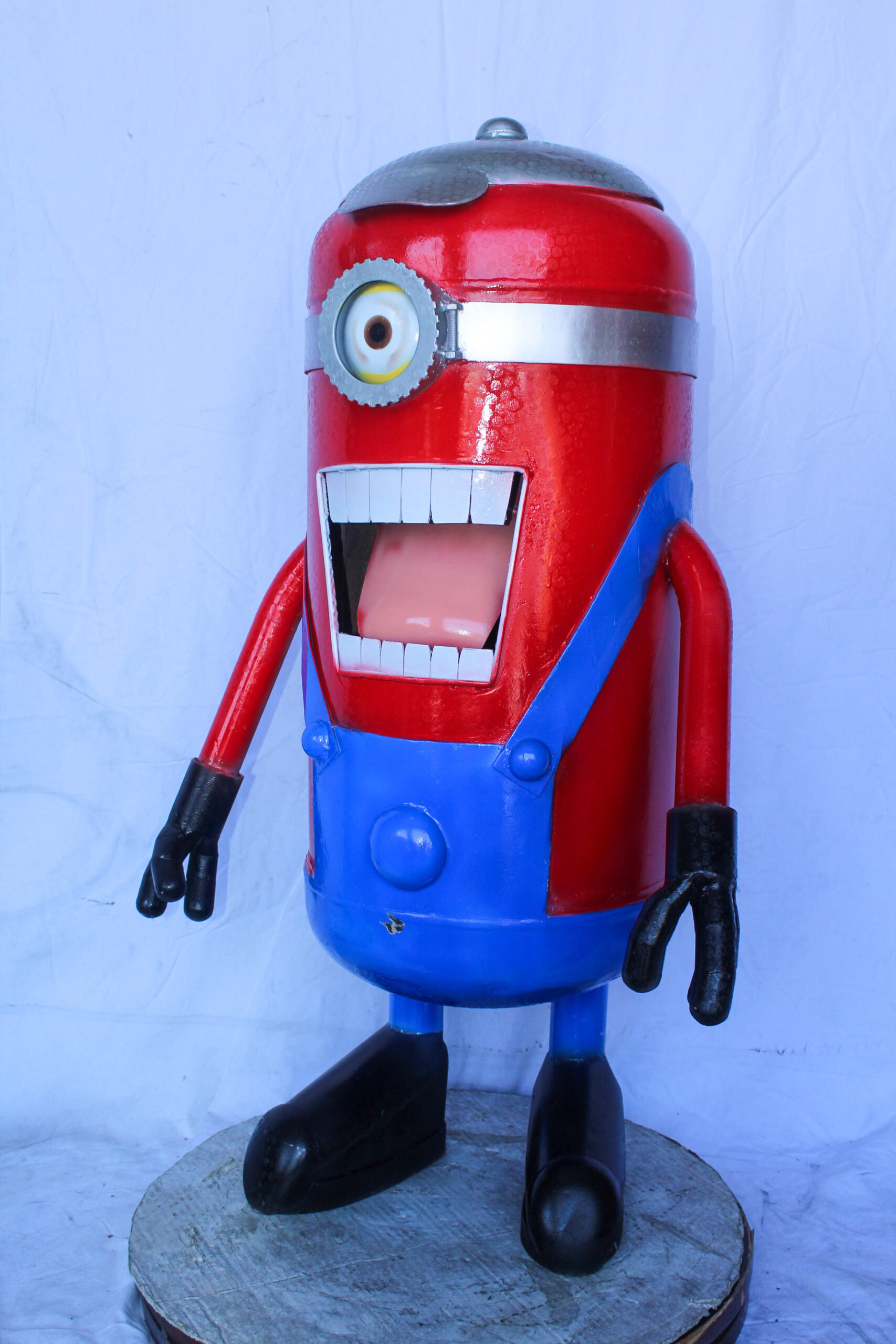 NIFAO Nifao Collection Comical Metal Scrap Statue of Boy With One Eye ...