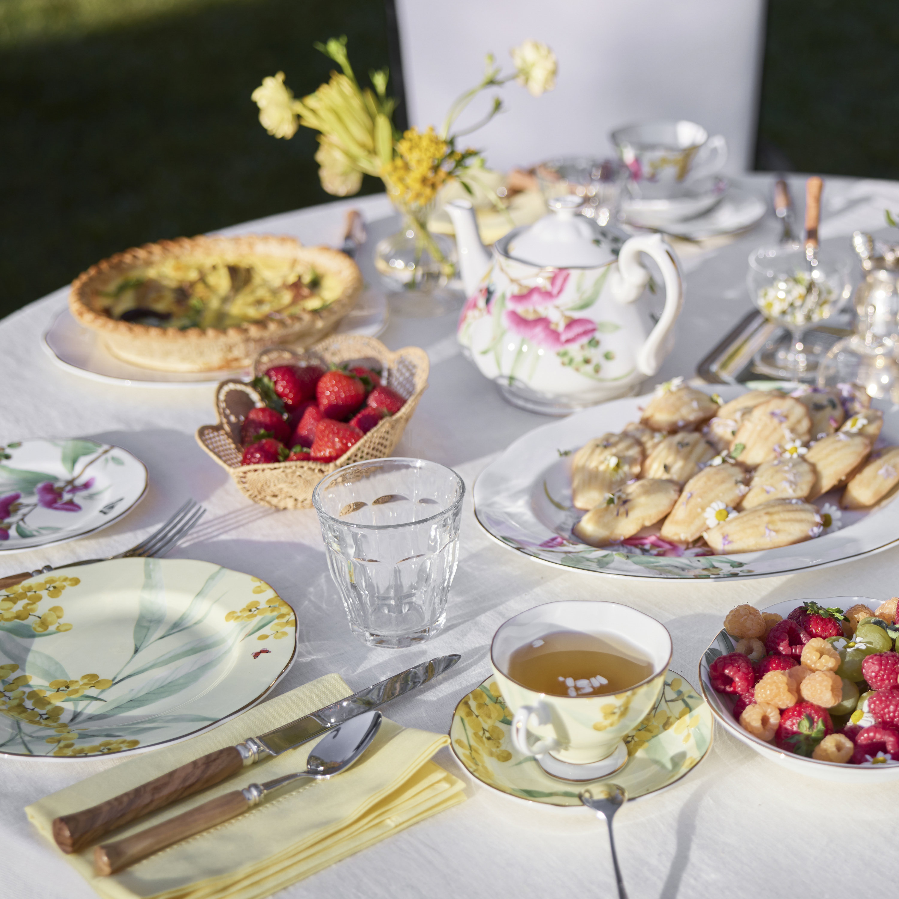 Royal Albert Miranda Kerr Australiana Dinnerware 5-piece Place Setting ...