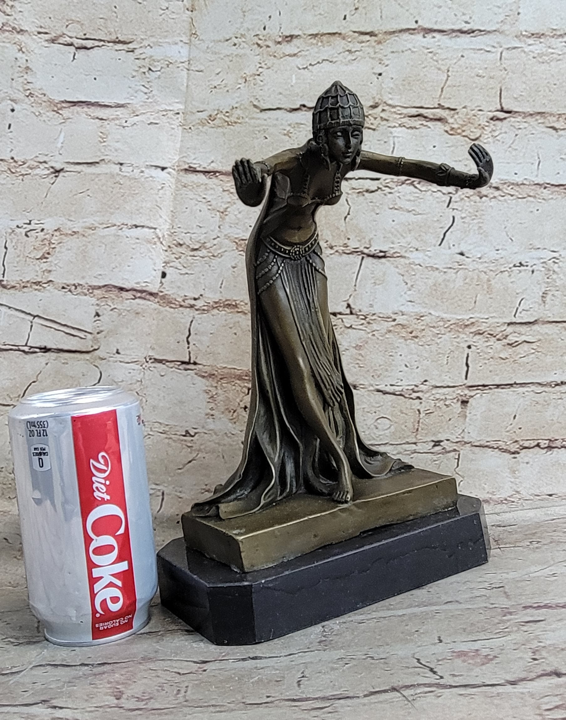Red Barrel Studio Figurine sculptée en bronze sculpté art nouveau ...