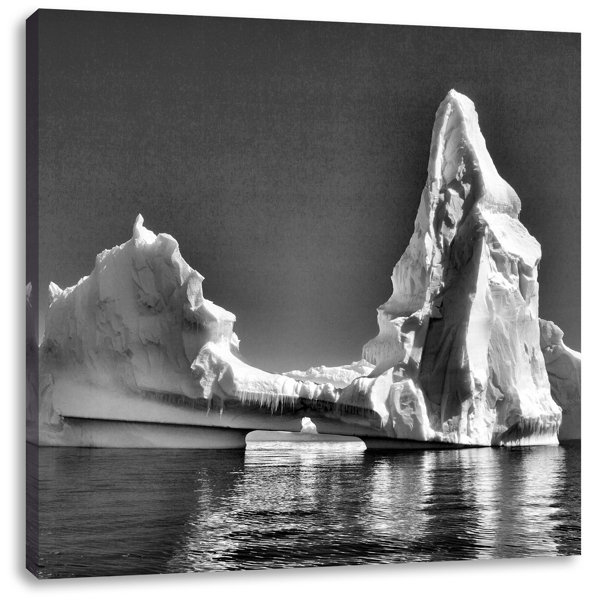 East Urban Home Leinwandbild Riesiger kunstvoller Eisberg | Wayfair.de