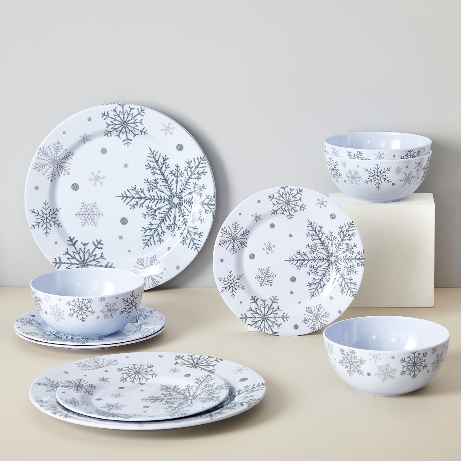 The Holiday Aisle® 12 Pcs Christmas Snowflake Melamine Dinnerware Set ...