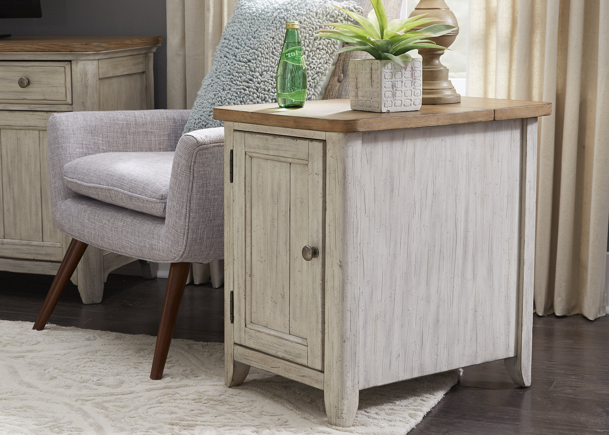 Sand & Stable™ Harlowe 25'' Tall Chair Side Table & Reviews | Wayfair