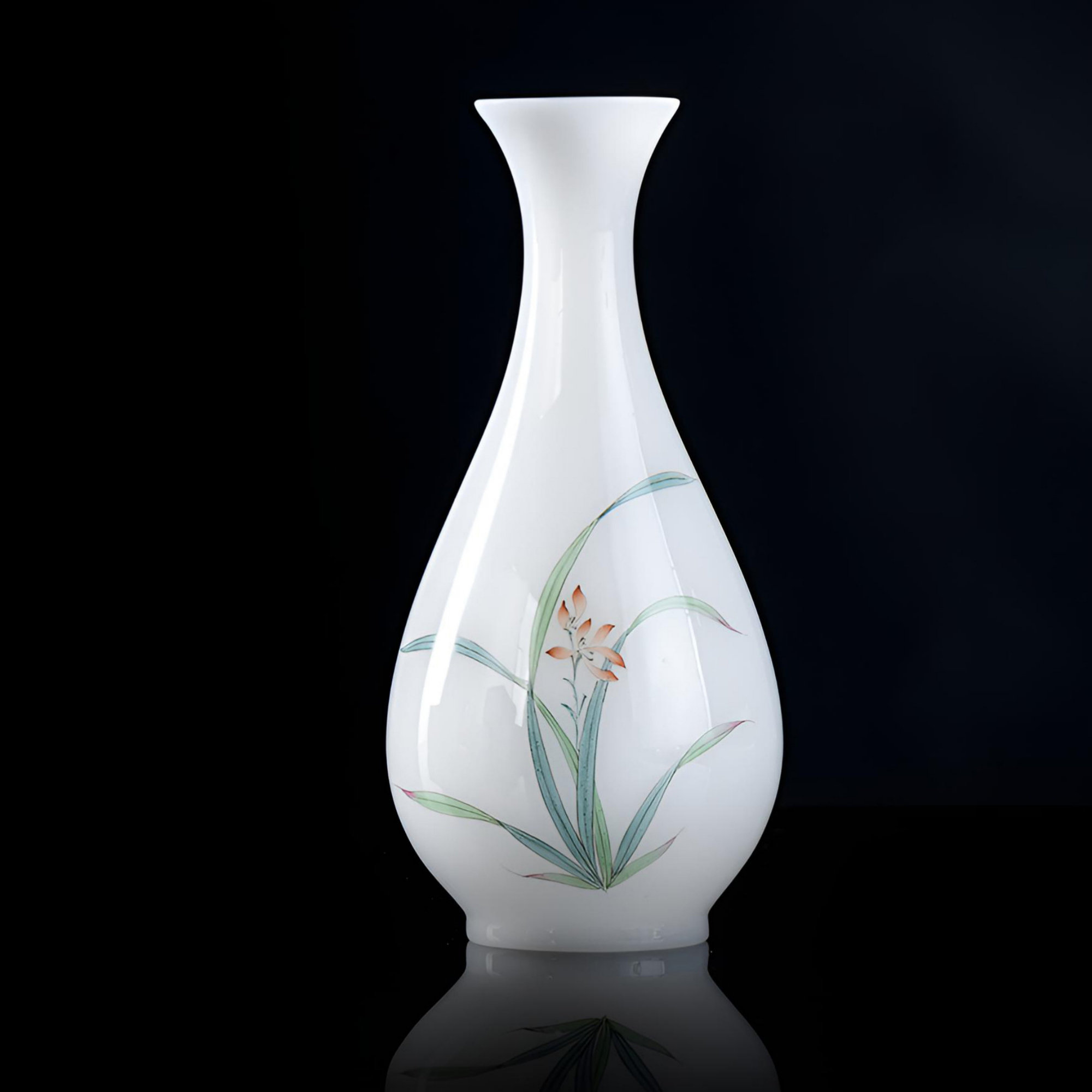Infinity Frosted Jade Porcelain Vase – Chic Hand-Painted Home Accent ...
