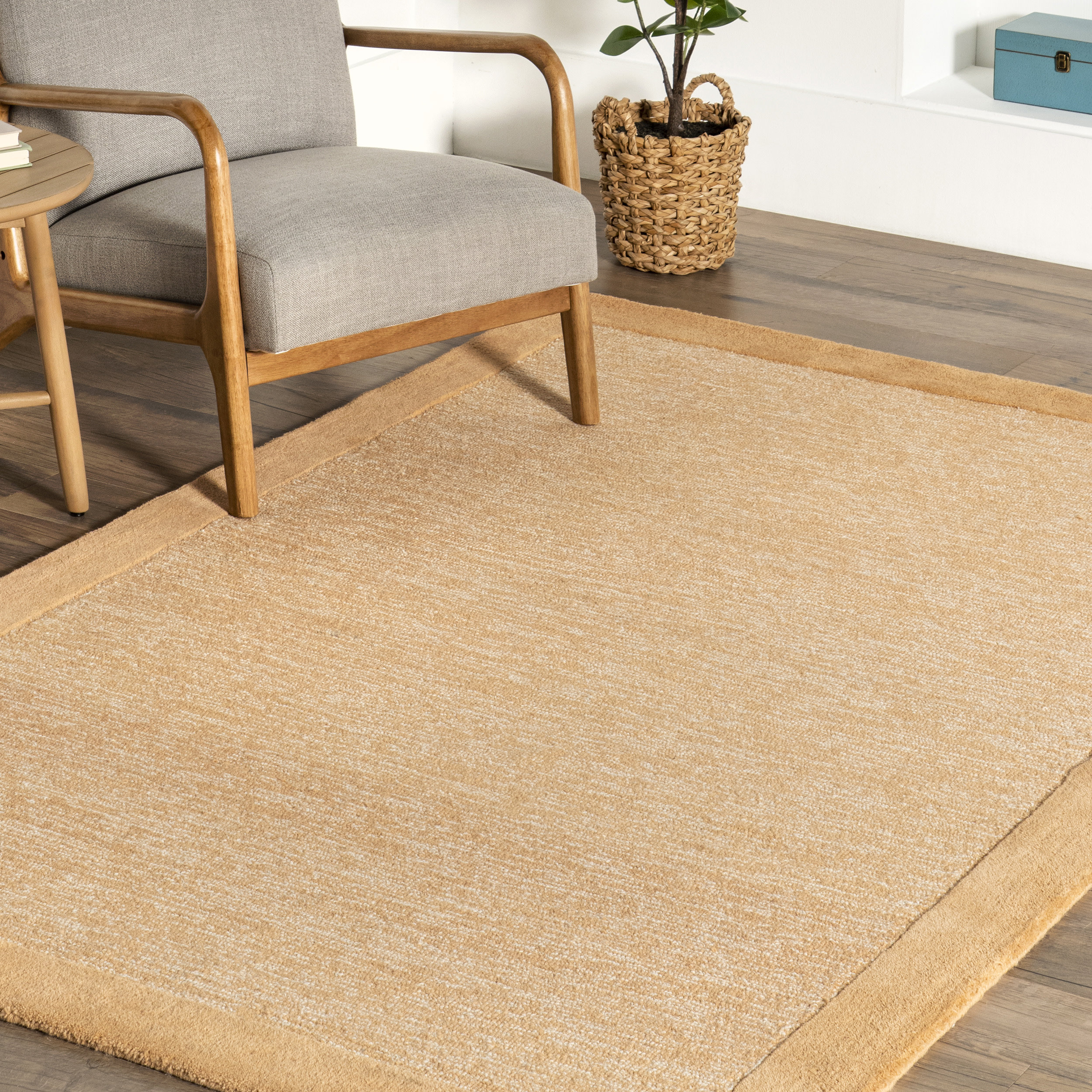 Rosecliff Heights Marianne Handmade Wool Border Area Rug | Wayfair