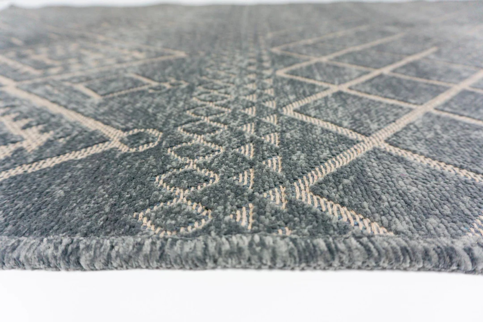 Foundry Select Thatcham Anthracite Machine Washable Non-Slip Base ...