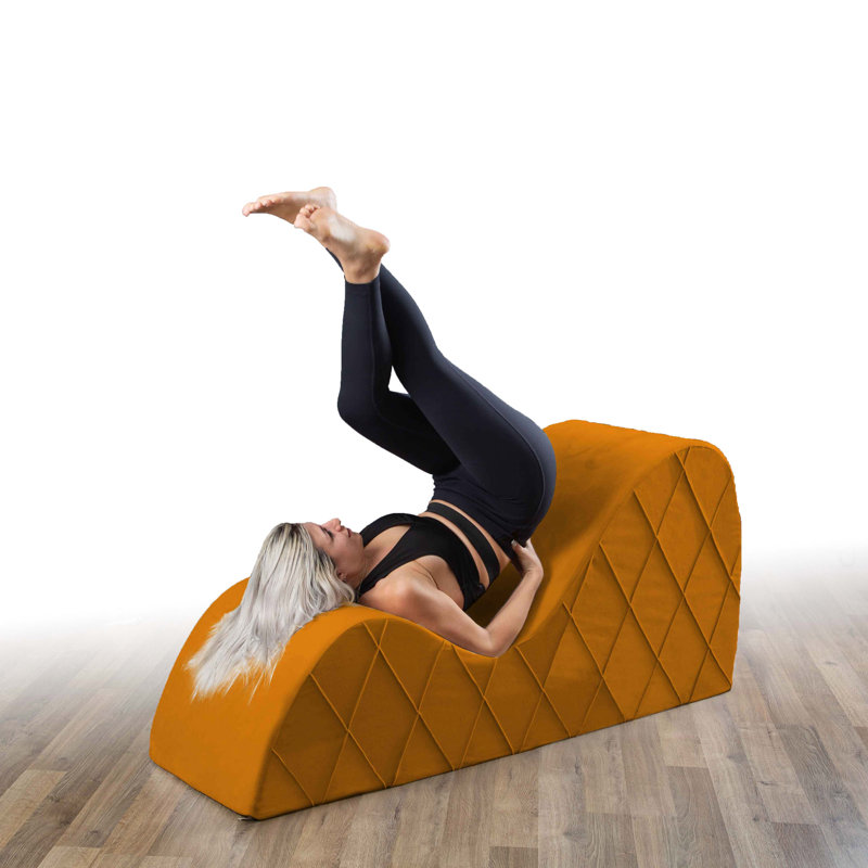 Wrought Studio™ Daikwon Upholstered Chaise Lounge & Reviews | Wayfair