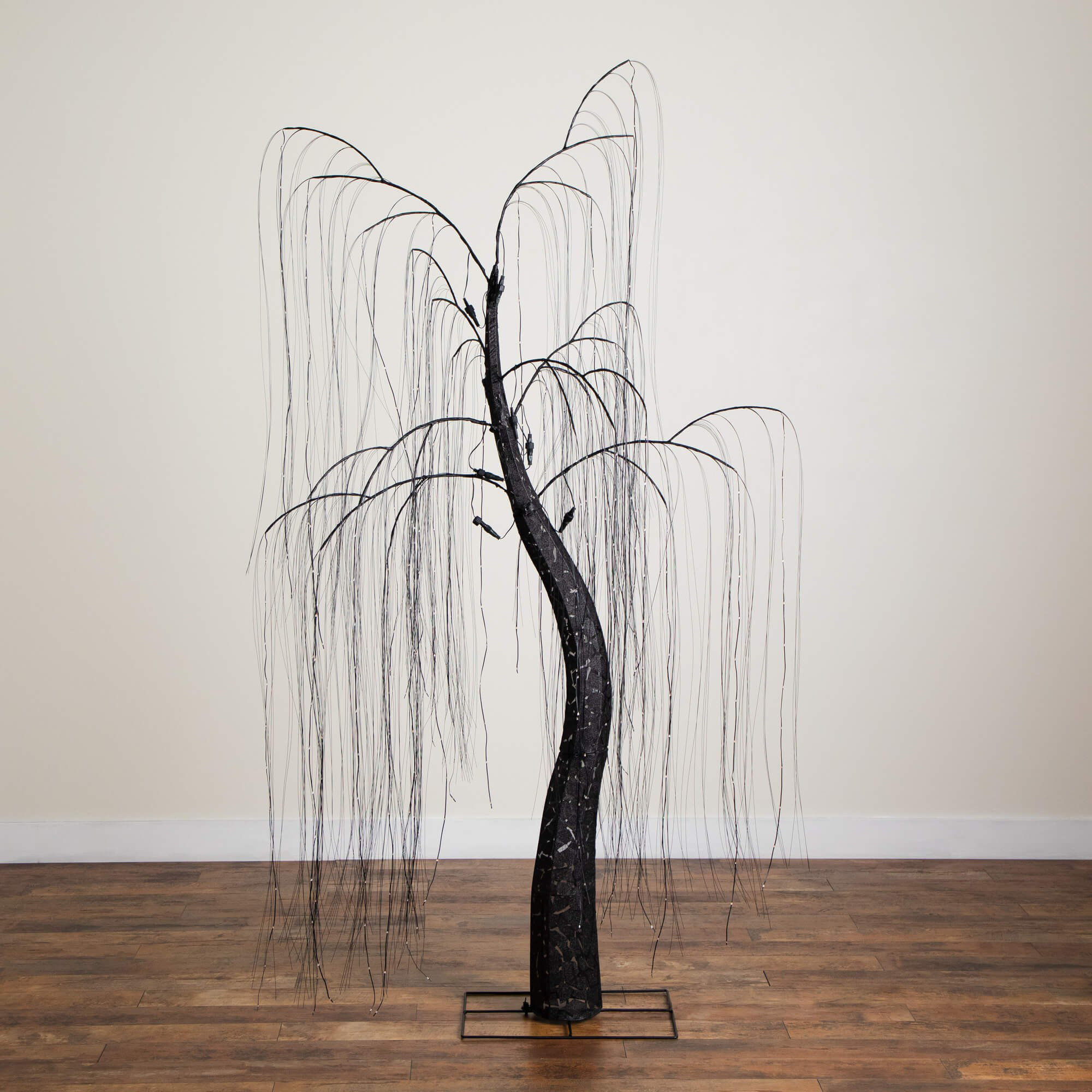 Everly Quinn 7Ft. Pre-Lit Artificial Halloween Willow Tree With 600 ...