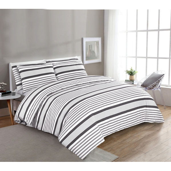 17 Stories Amahri Grey/White 144 TC Reversible Duvet Cover Set ...