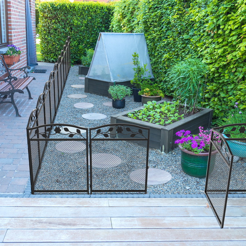 UNHO 43.3'' H x 23.6'' W Black Metal Fencing with 5 Panel(s) Included ...