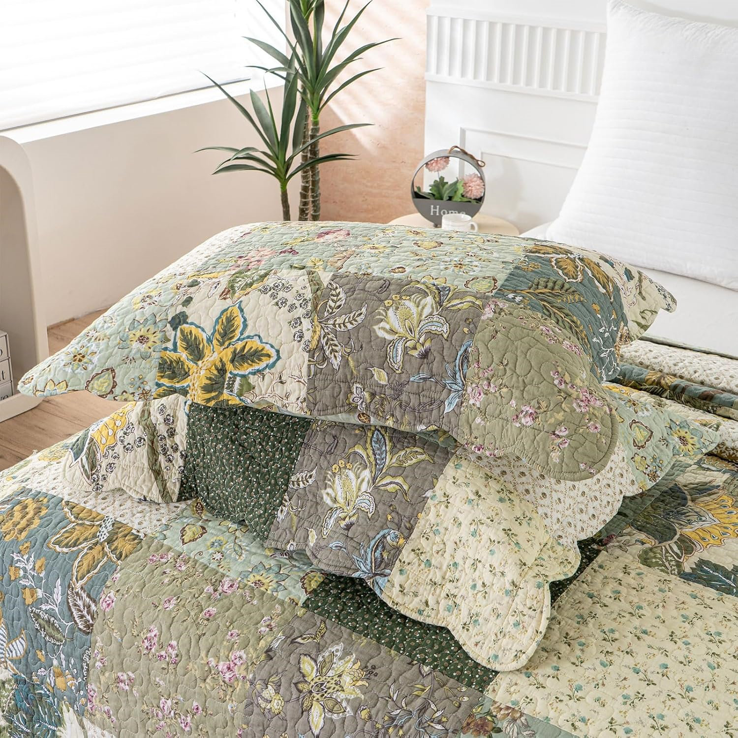 water bed outlet A Oversized King Bedspreads Patchwork Quilt Set ...