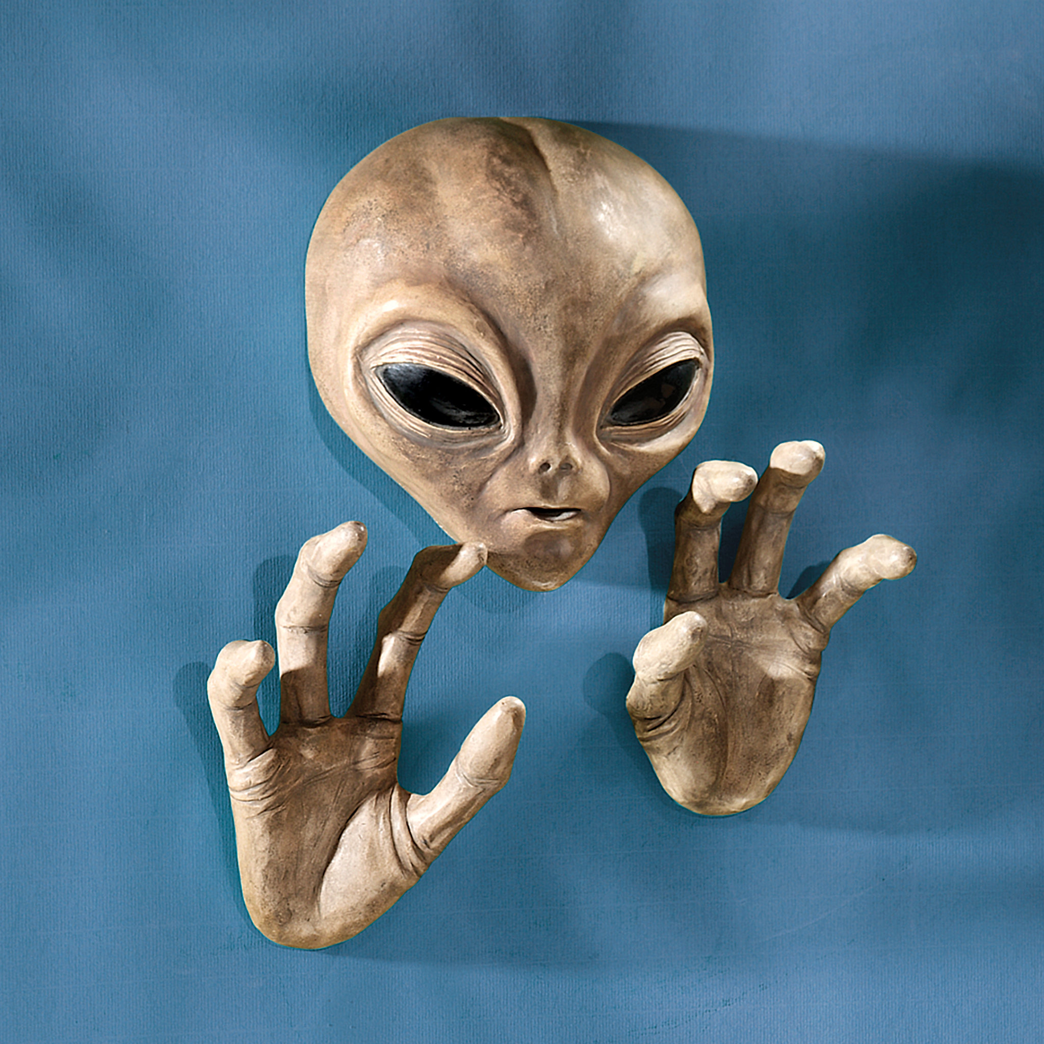 Design Toscano Roswell the Alien Wall Sculpture & Reviews - Wayfair Canada