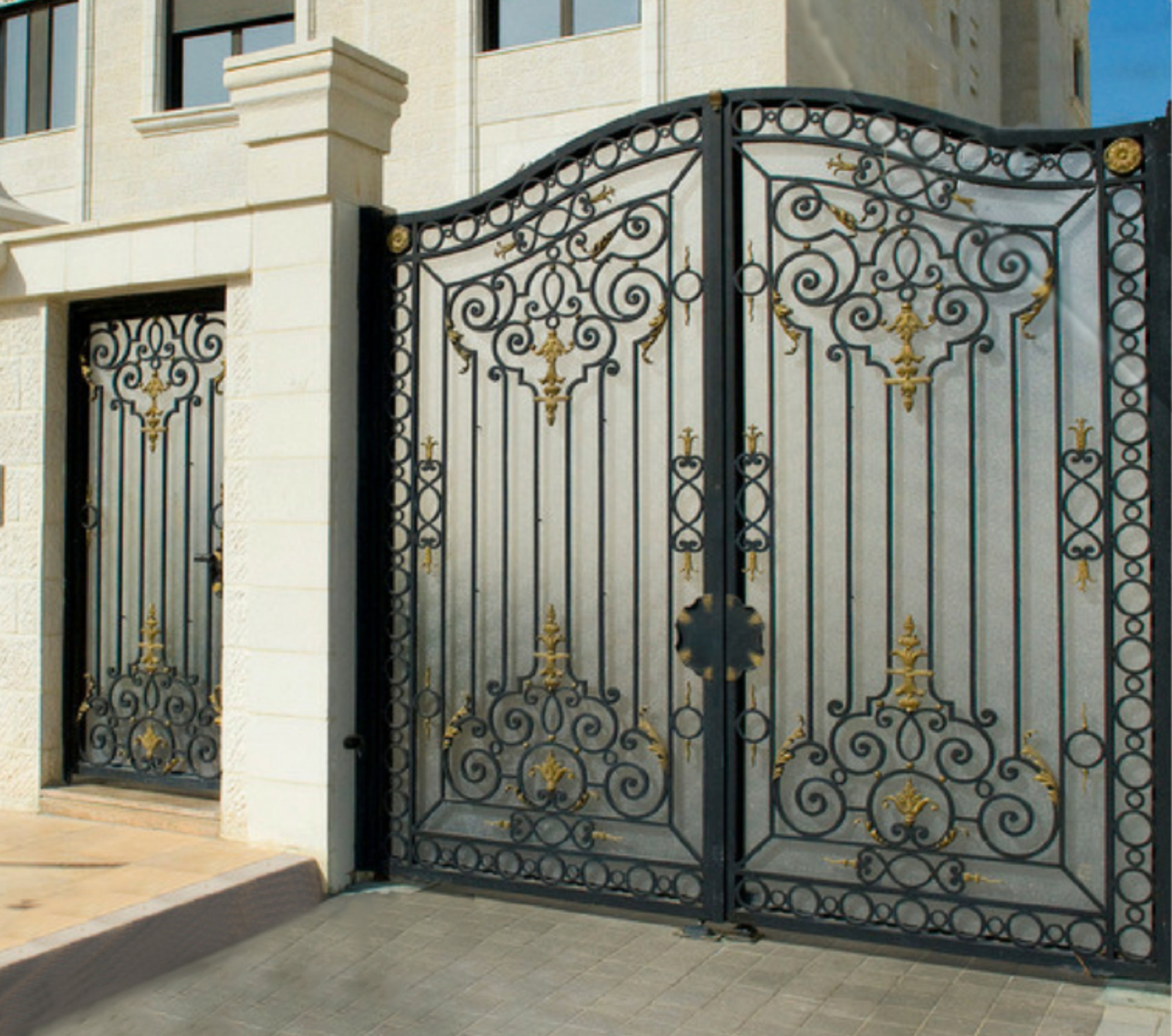TAIMCO Fabulous Artistic Doodle Design Metal Backyard Gate | Beautiful ...