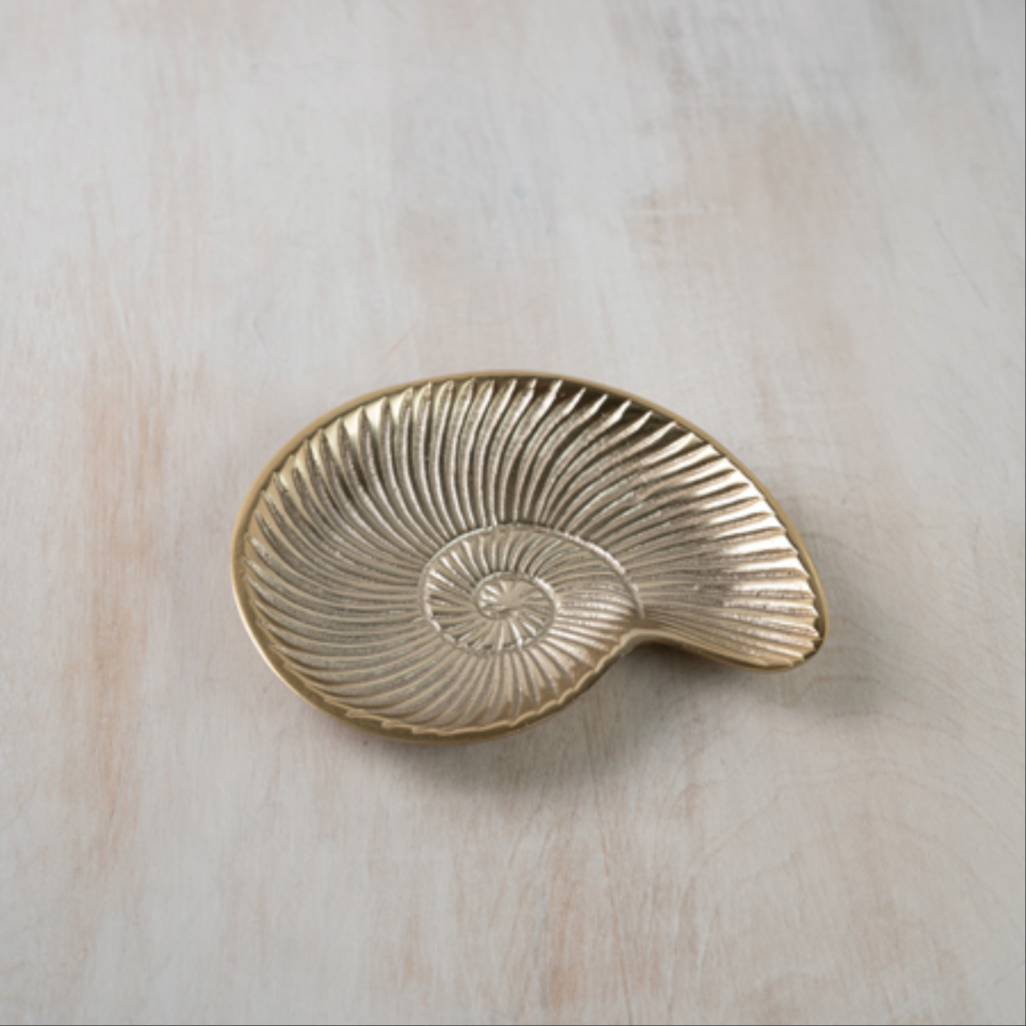 India Handicrafts, Inc. Gold Glided Set Of 4 Snail Shell Shape 6.5" In ...