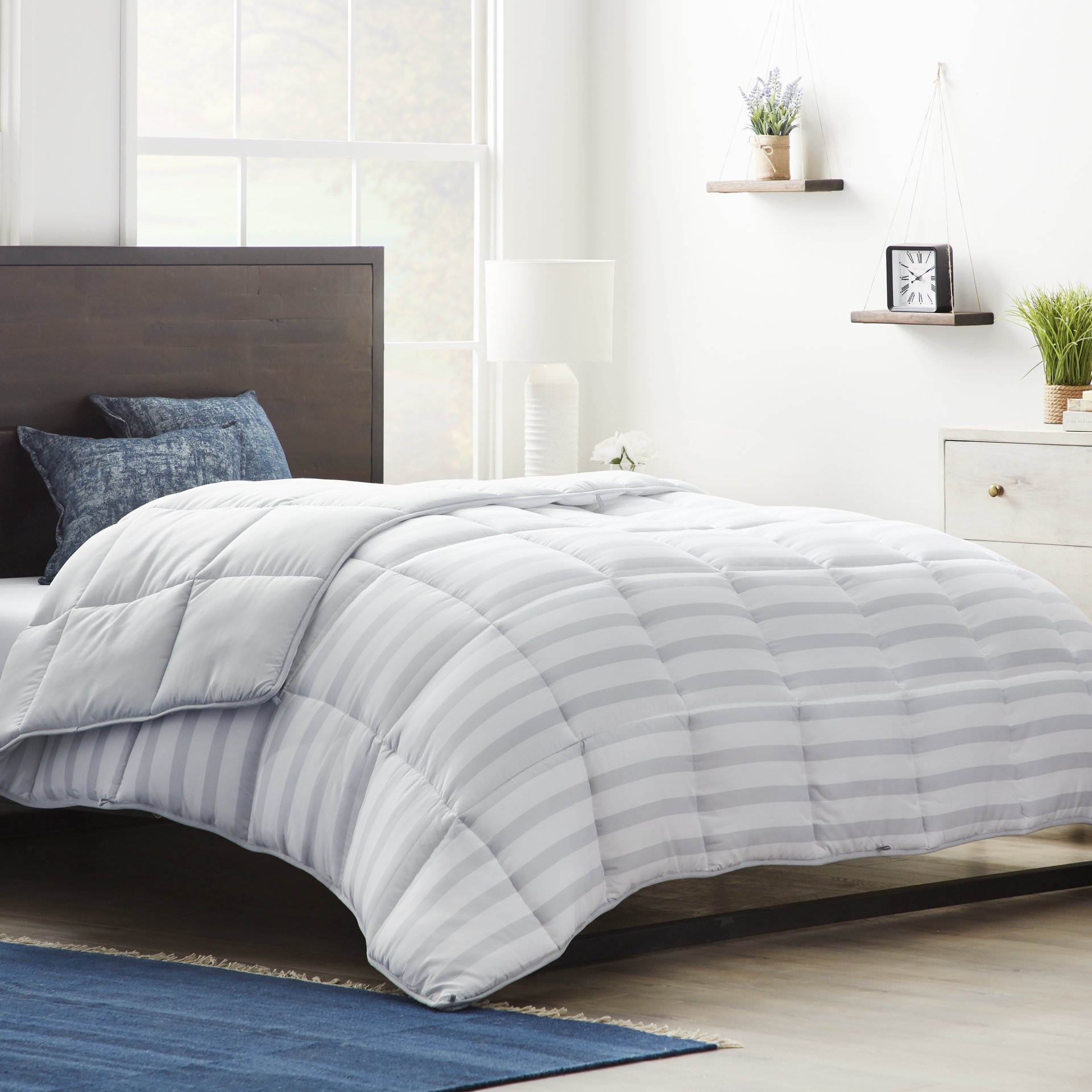 Linenspa Gray/White Microfiber Comforter & Reviews | Wayfair