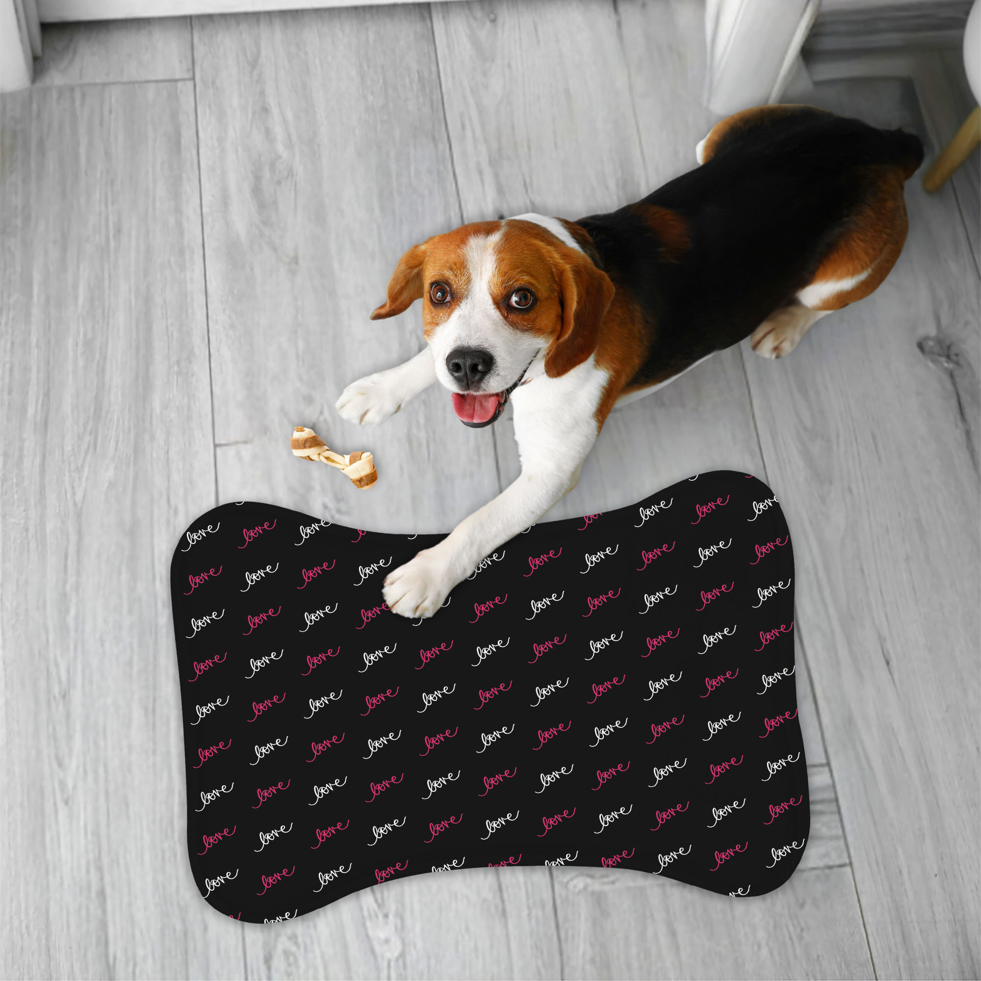 MentionedYou Black Heartfelt Pink - 1 Piece Bone Shape Feeding Mat ...