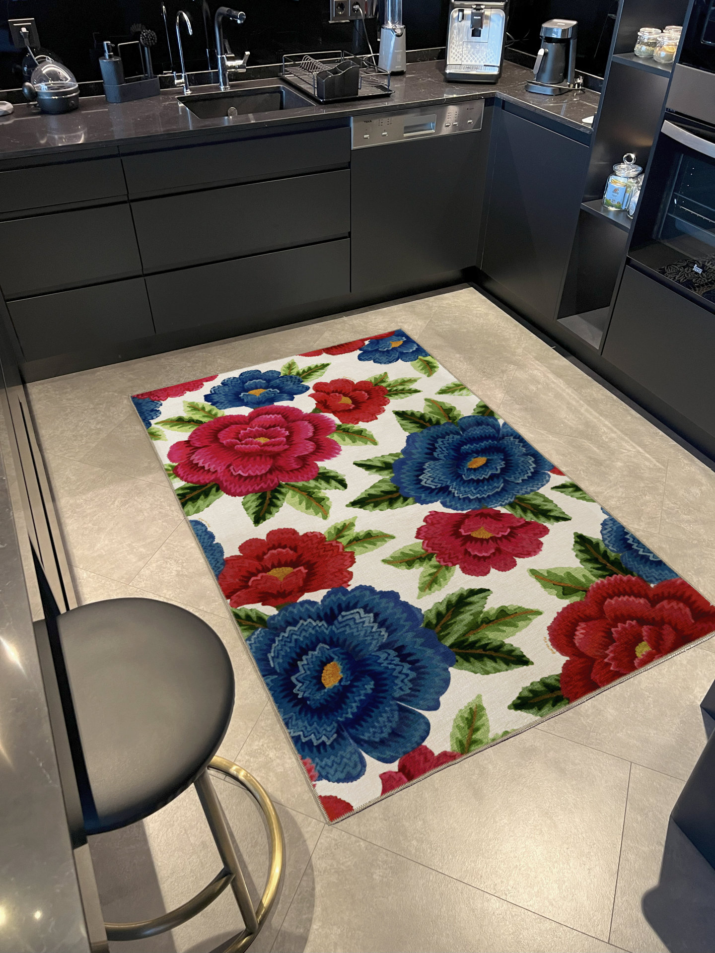 Dakota Fields Mira Blue-Red Themed Rose and Leaf Patterned Creative ...