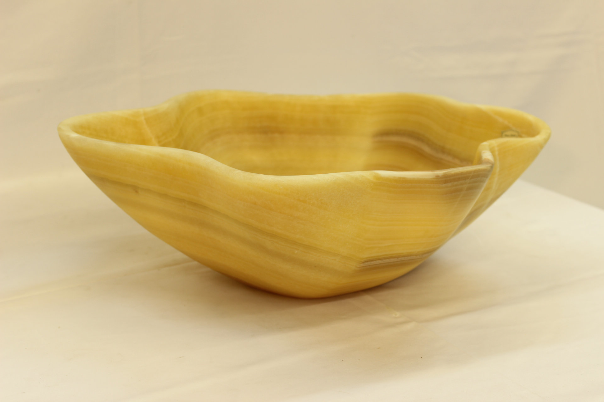 Unique MX Blonde Camel Onyx Centerpiece | Wayfair