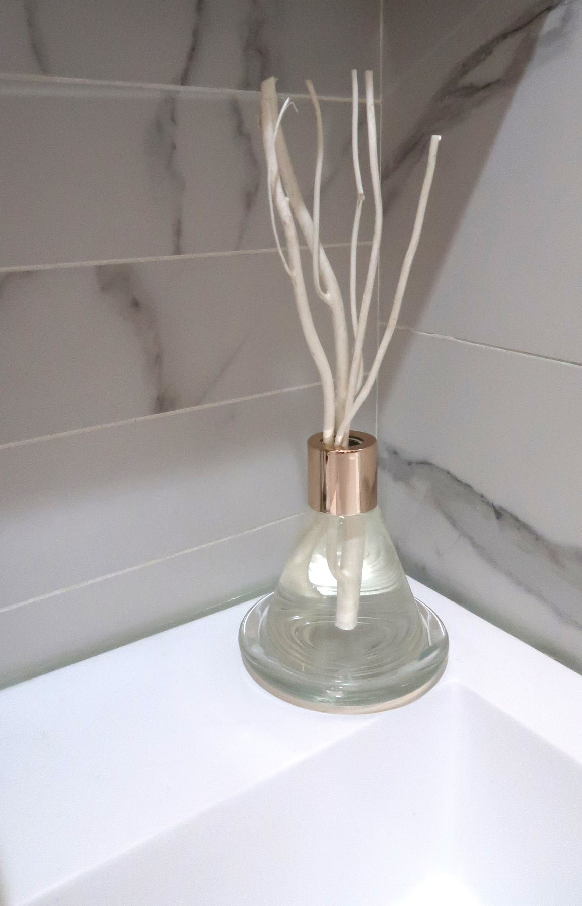 Mercer41 Clear Cone Shaped Reed Diffuser with Tray, "Zen Tea" Scent ...