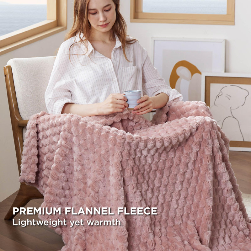 Bedsure Pink Throw Blanket For Couch - Super Soft Cozy Throw Blankets ...