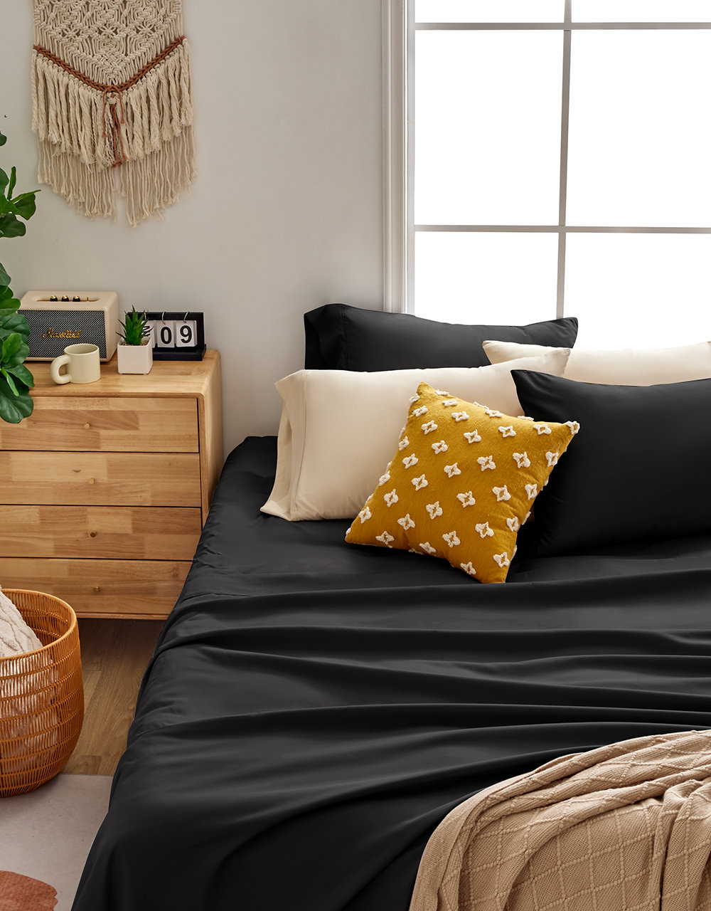 SONIVE 4 Piece Microfiber / Polyester Guest Room Sheet Set Case Pack ...