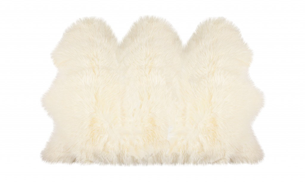 Everly Quinn Handmade Sheepskin Rectangle 3' x 5' Sheepskin Area Rug in ...