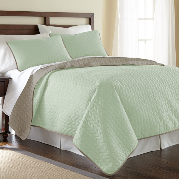 Amrapur Overseas Inc. Reversible Coverlet Set & Reviews | Wayfair