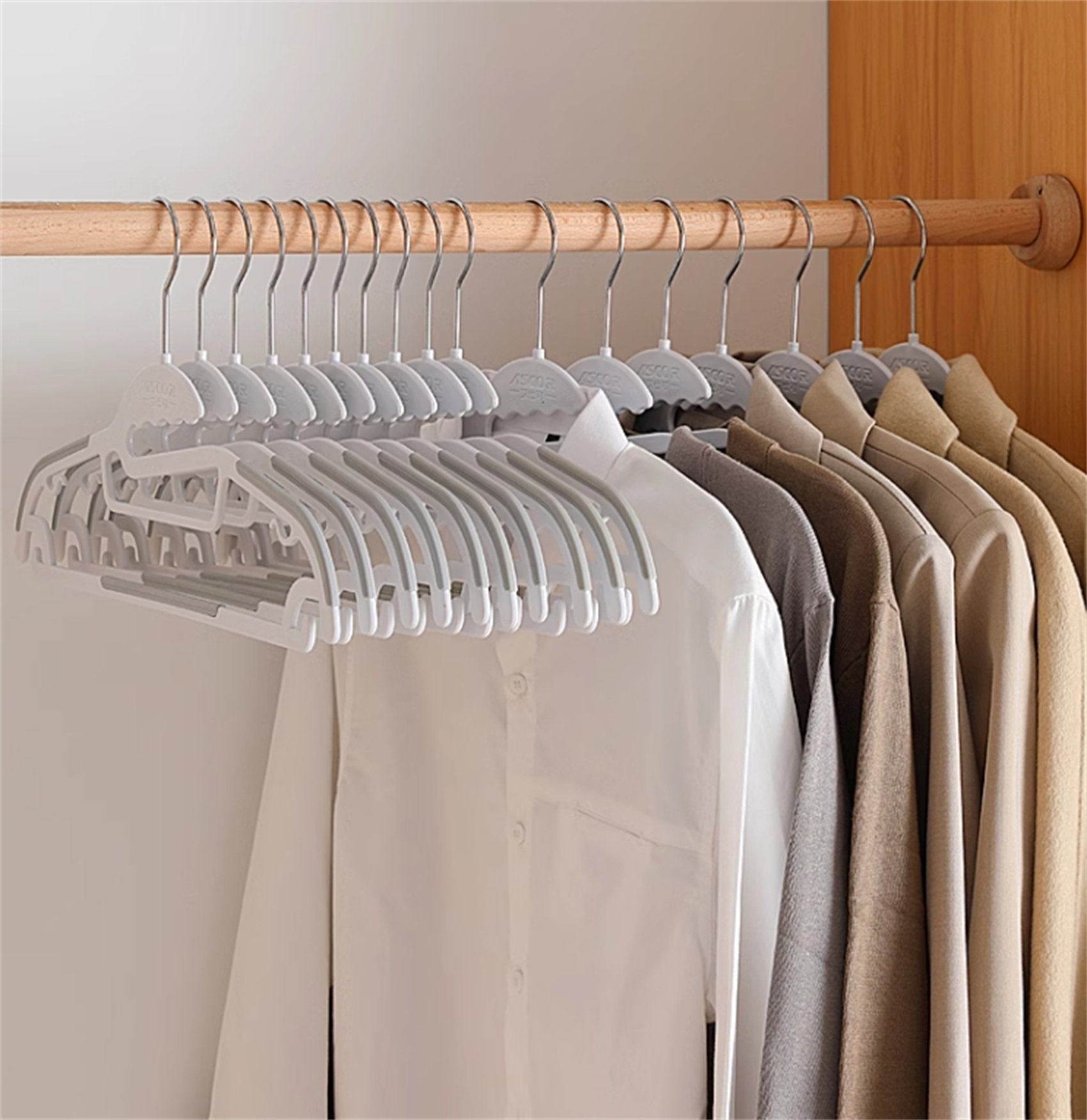 Rebrilliant Smart Clothes Hanger - Wayfair Canada