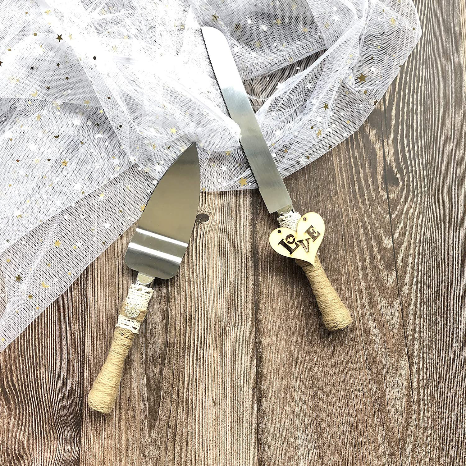 Wood wedding cake knife set | Beachweddingtips.com