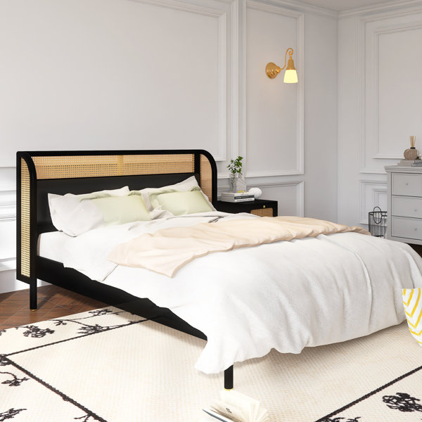 Staykiwi Grand lit plateforme en bois avec tête de lit - Wayfair Canada