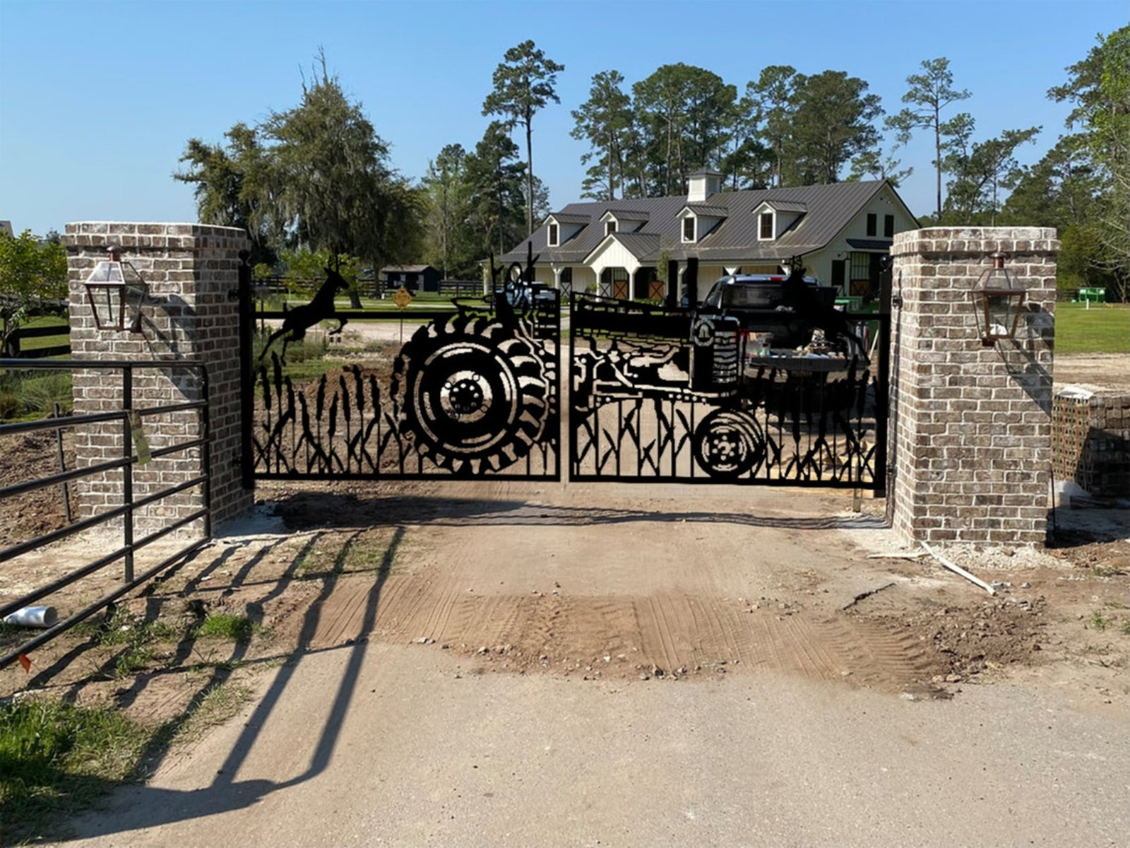 TAIMCO Unique Tractor And Deer Design Driveway Gate | Heavy Duty Metal ...