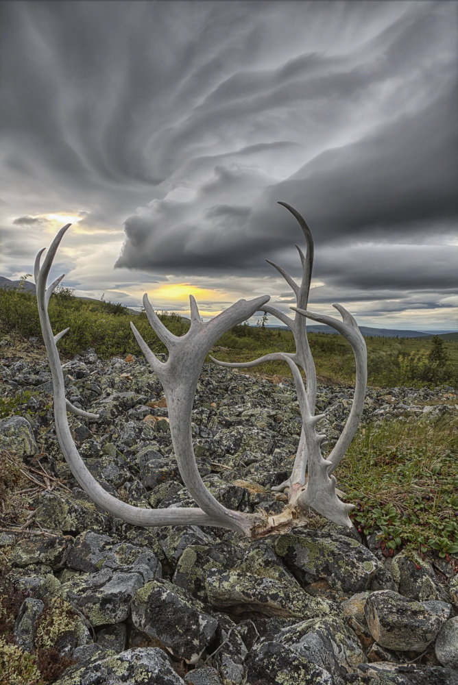 Loon Peak Lenticular Clouds Form Overtop Of Crow Mountain While A Set ...