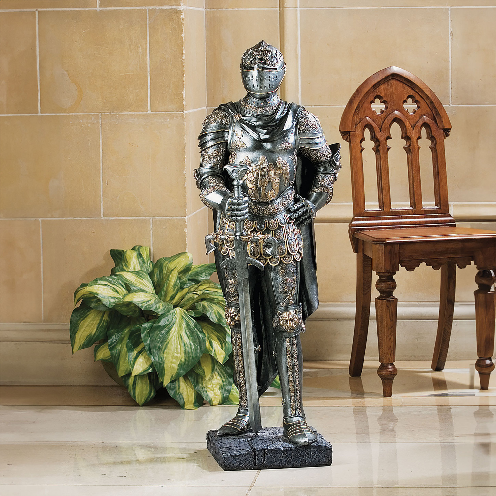 Astoria Grand Statue de chevalier de la garde du roi et Commentaires ...