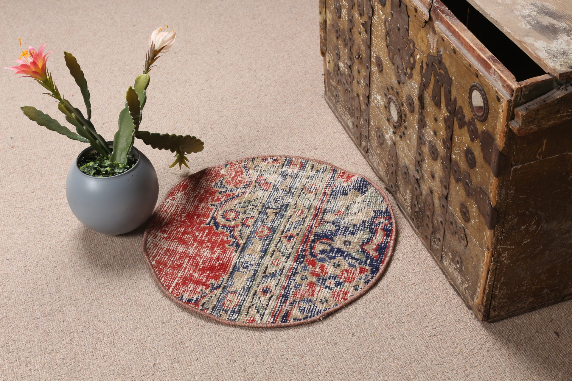 Bungalow Rose Experience The Elegance Of This Handwoven Turkish Round ...