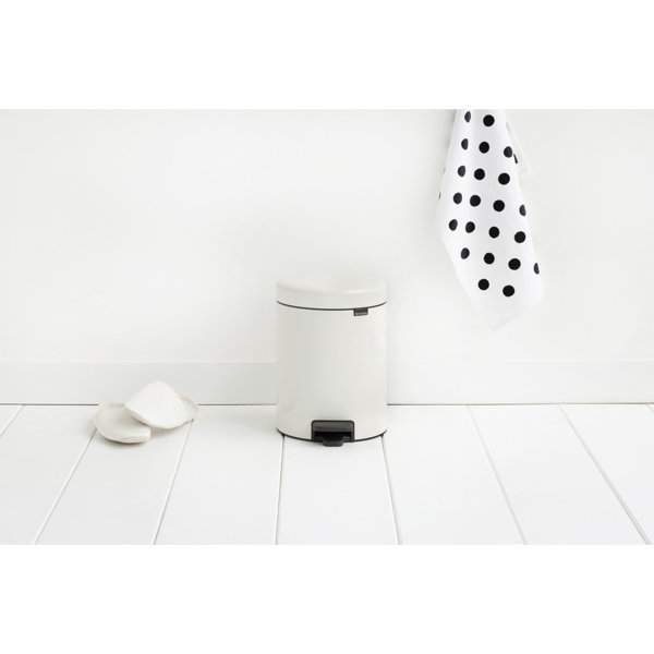 Brabantia NewIcon Step On Trash Can, 1.3 Gallon (5 Liter) & Reviews ...