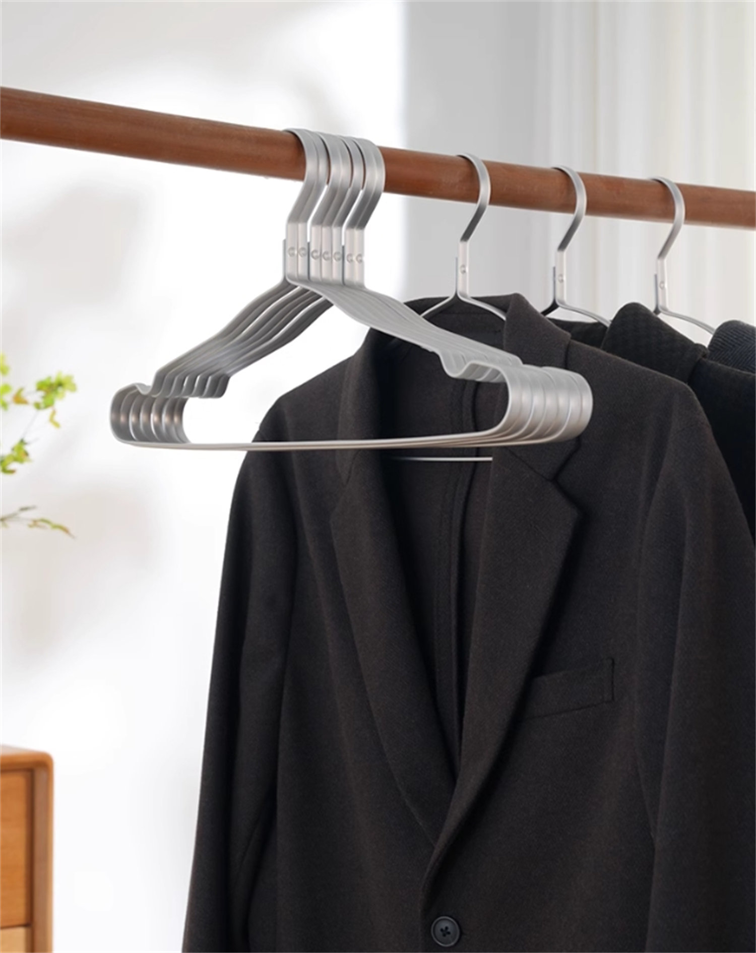 Meta Tarmor Space-Grade Aluminum Alloy Clothes Hangers – Anti-Slip, Non ...