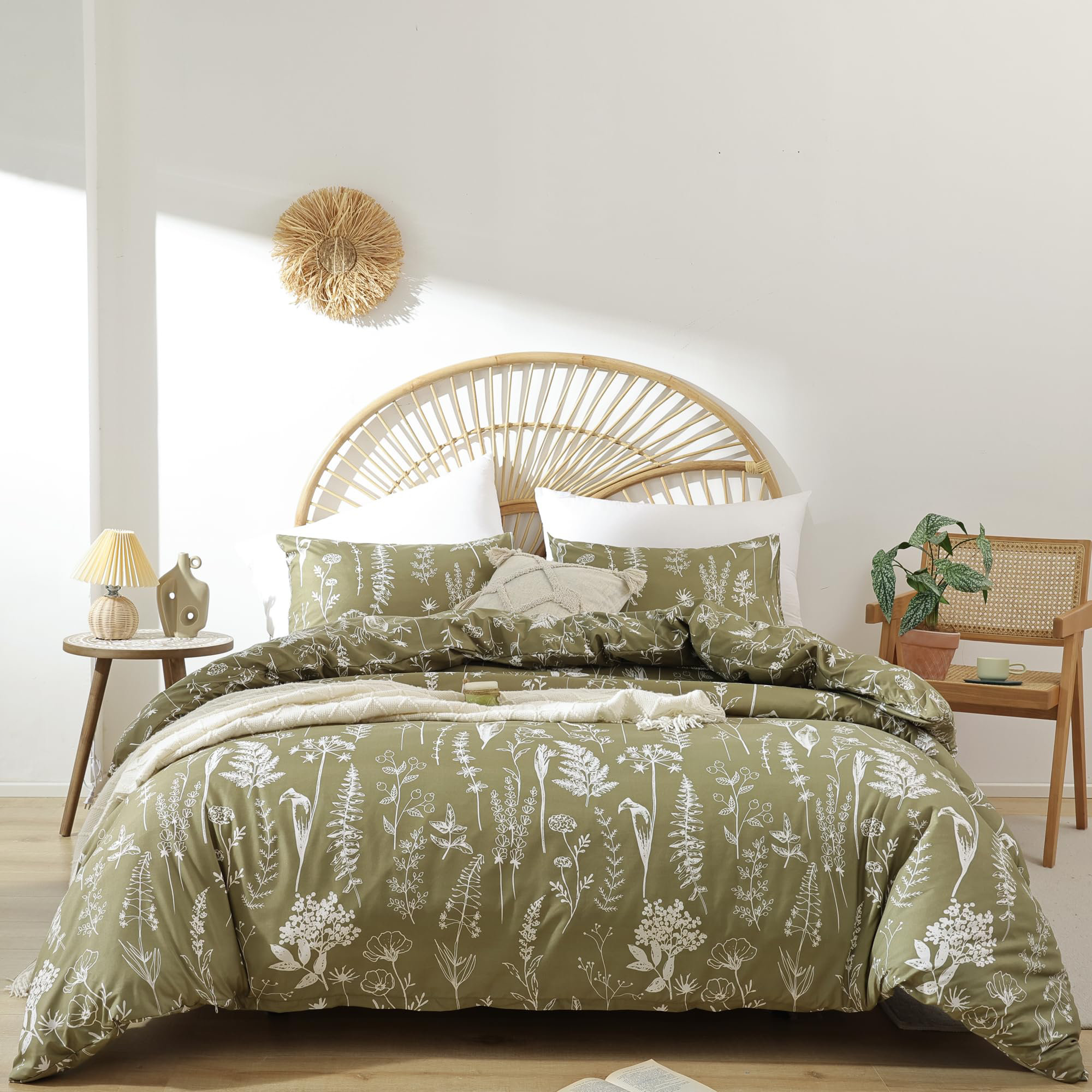 Lark Manor™ Queen Comforter Set Comforter Floral Bedding Flowers Bed ...