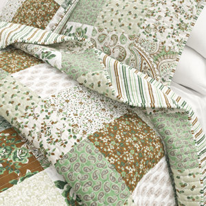 FreshFolds Paisley / Floral Patchwork Reversible Quilt Set with Shams ...