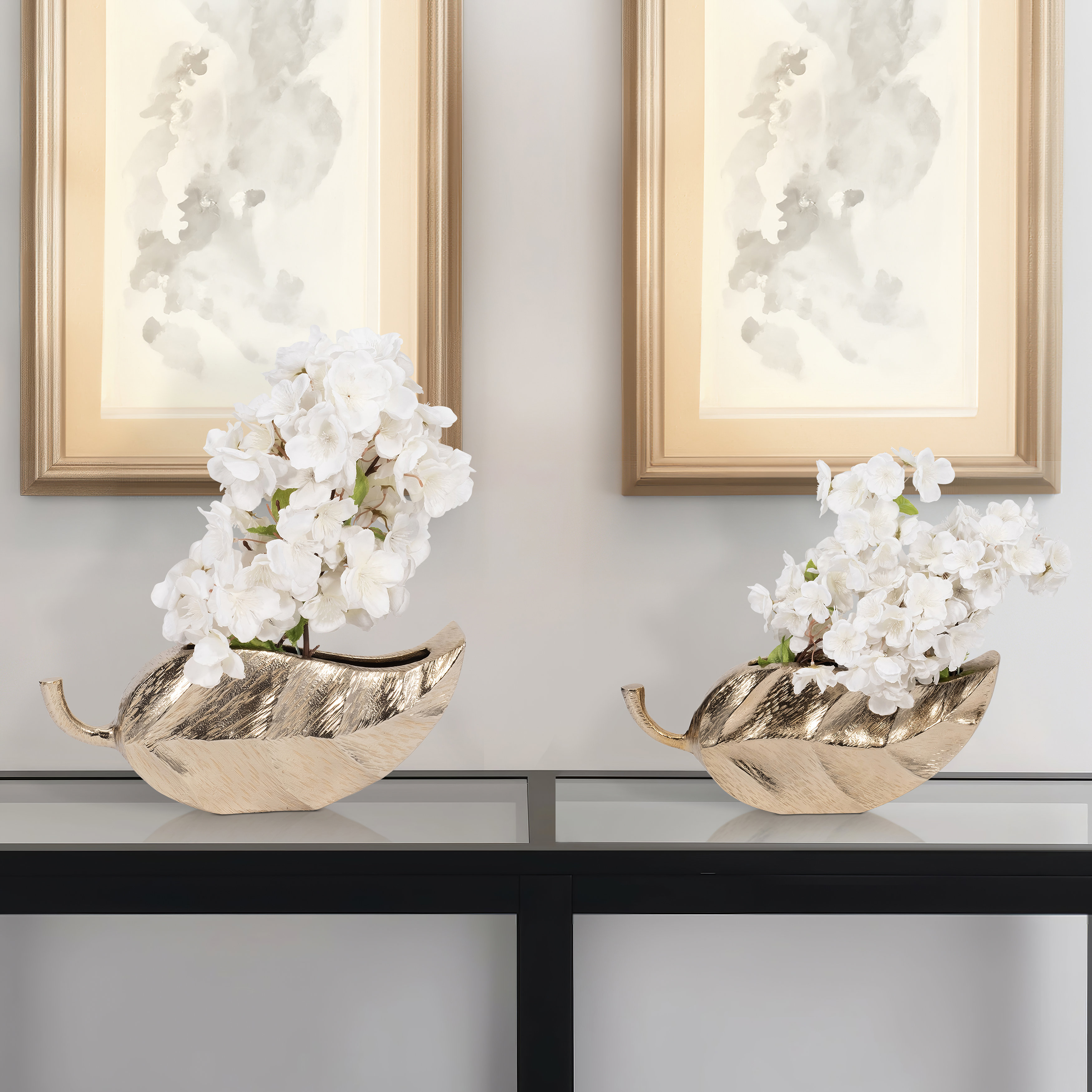 House of Hampton® Sagebrook Home Elegant Leaf-Design Vases in Lustrous ...
