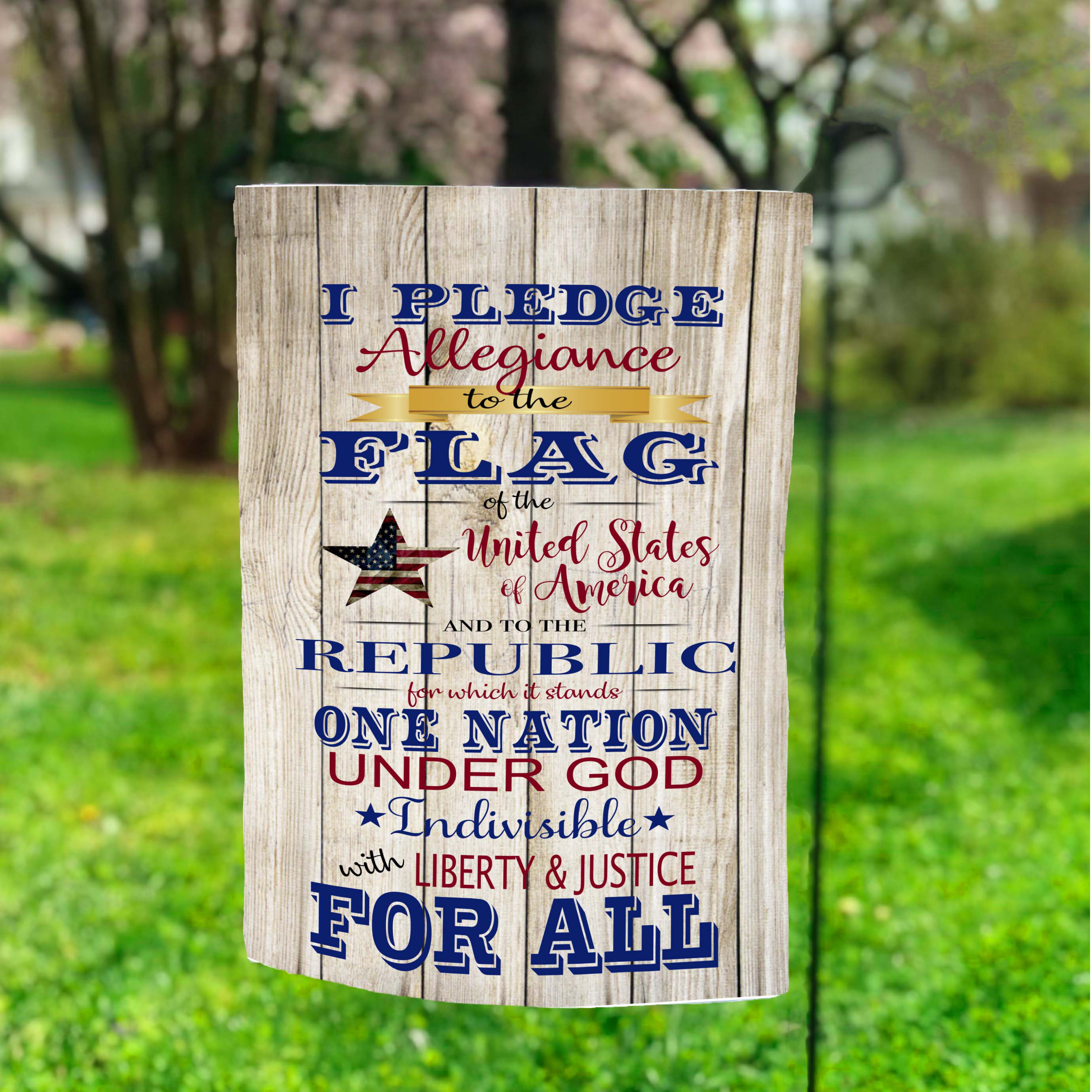 The Holiday Aisle® Drapeau de jardin Jeannea I Pledge Allegiance ...