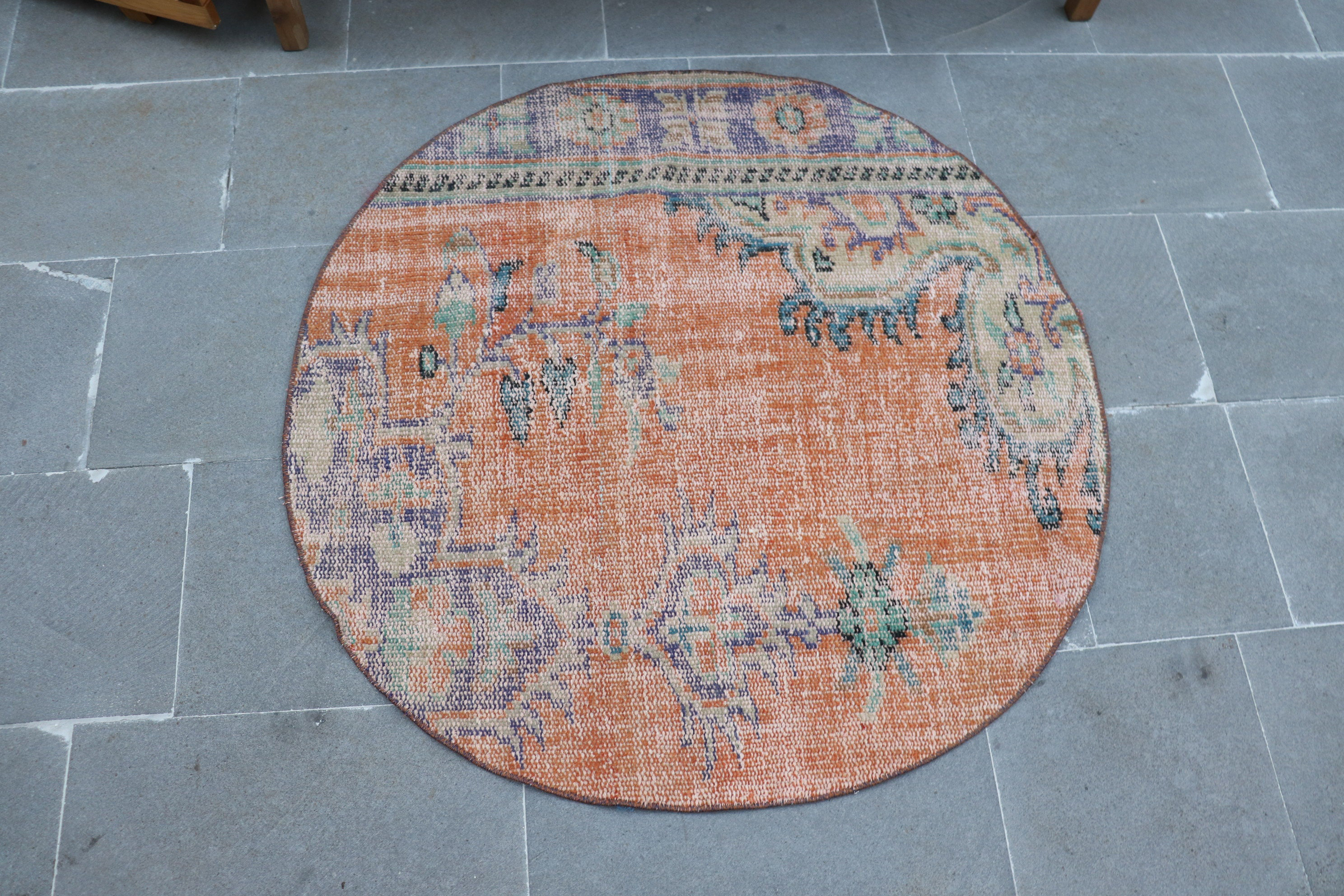 Bungalow Rose Handmade Vintage Turkish Oushak Rug - Small Round ...