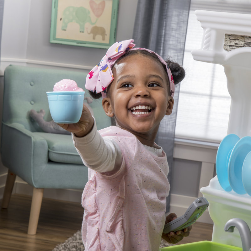 Step2 Lifestyle Dream Kitchen Toddler Pretend Play Toy Kitchen Set ...