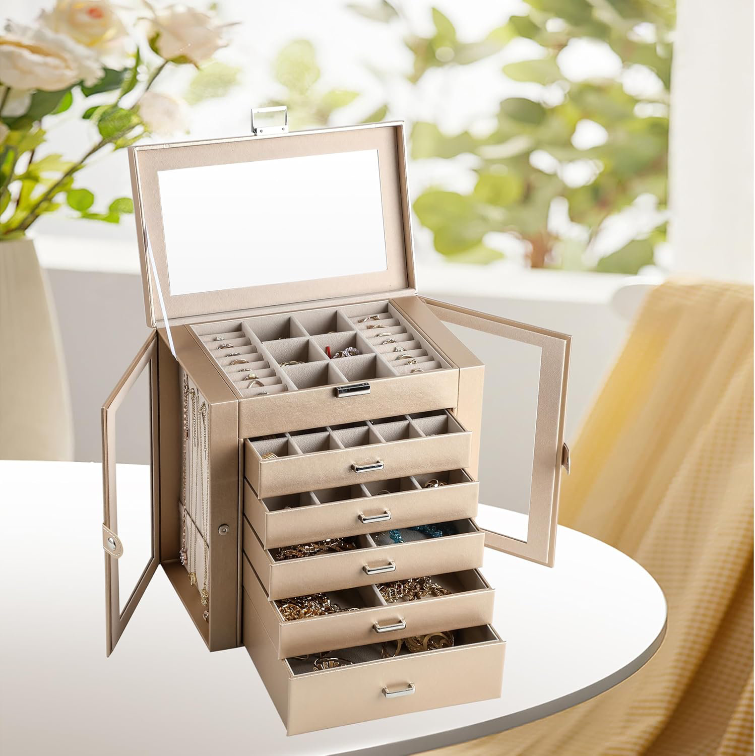 Latitude Run® This 6-layer large jewellery box is a combination of ...