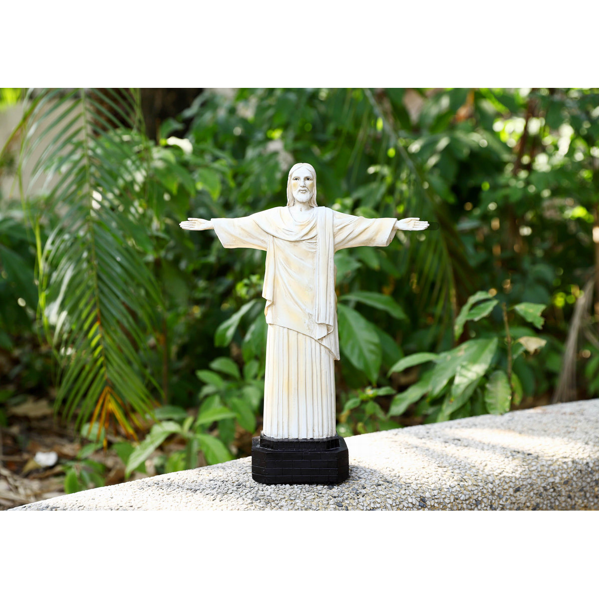 Trinx Alexann Solar Christ the Redeemer Jesus Outdoor Garden Statue ...