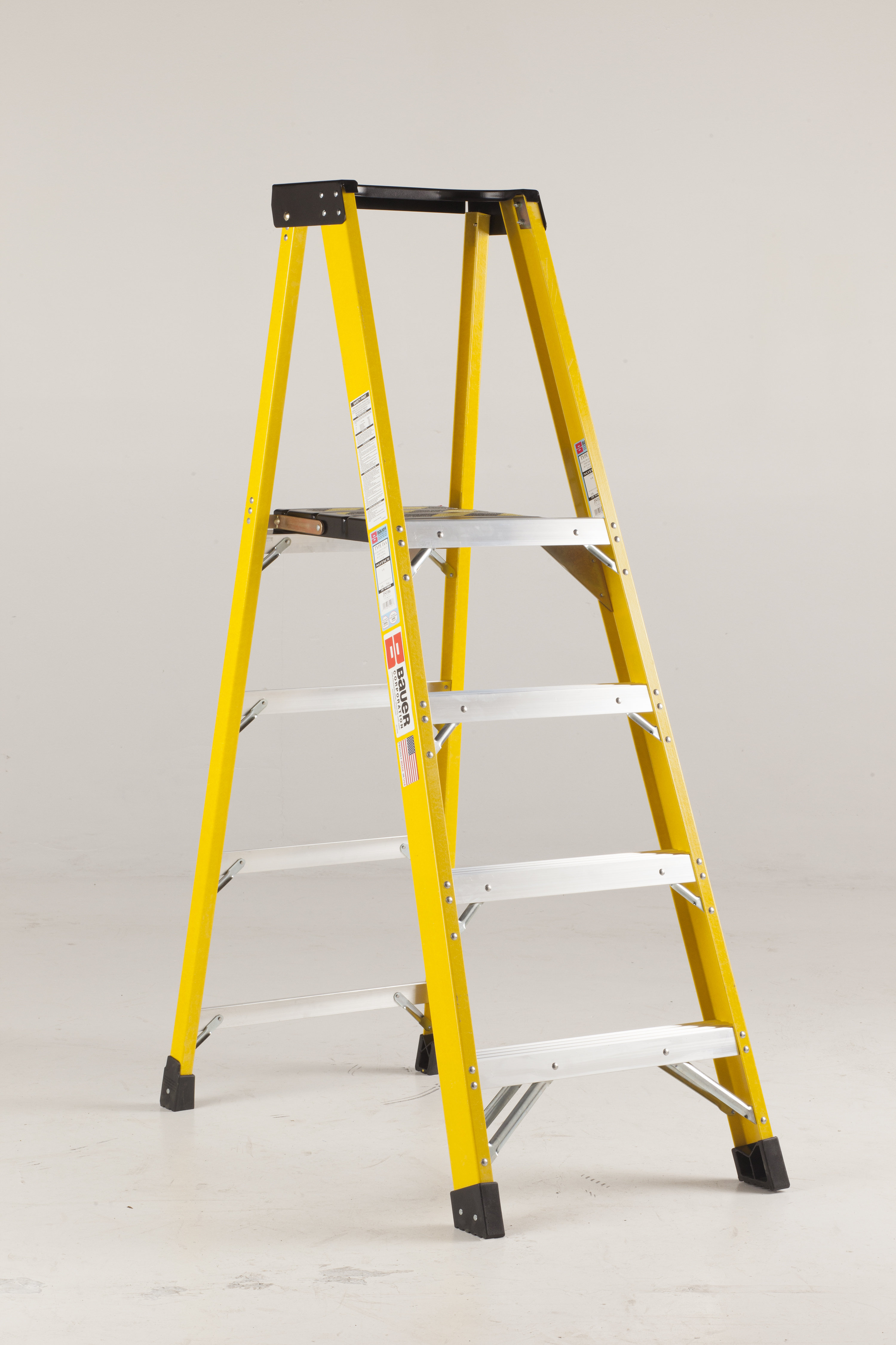 Bauer Corporation Platform Fibreglass Step Ladder with 375 lb. Load ...