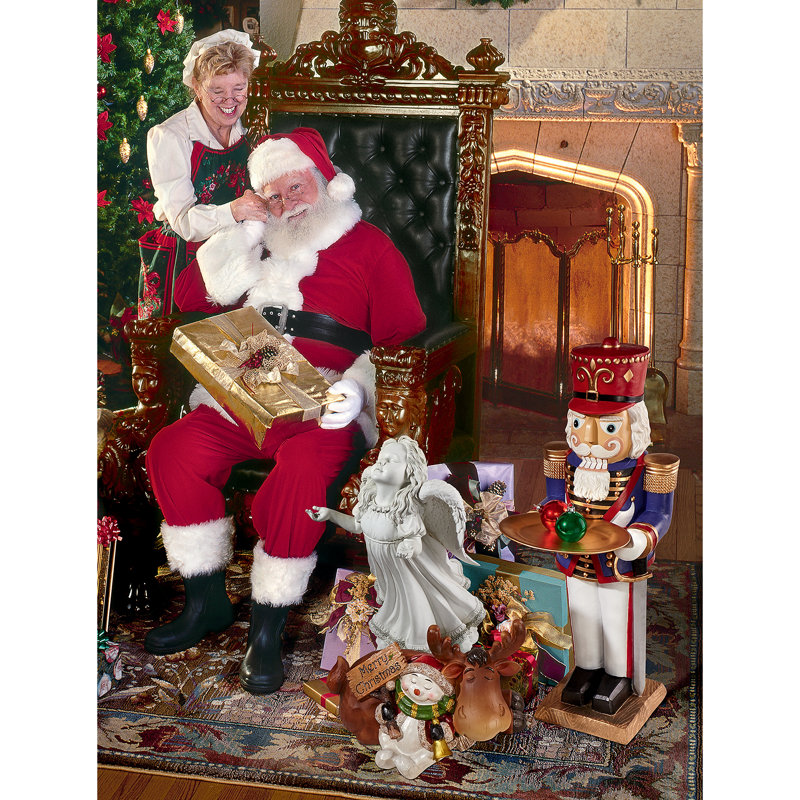 Design Toscano Nutcracker Soldier Holiday Butler Sculptural Pedestal ...